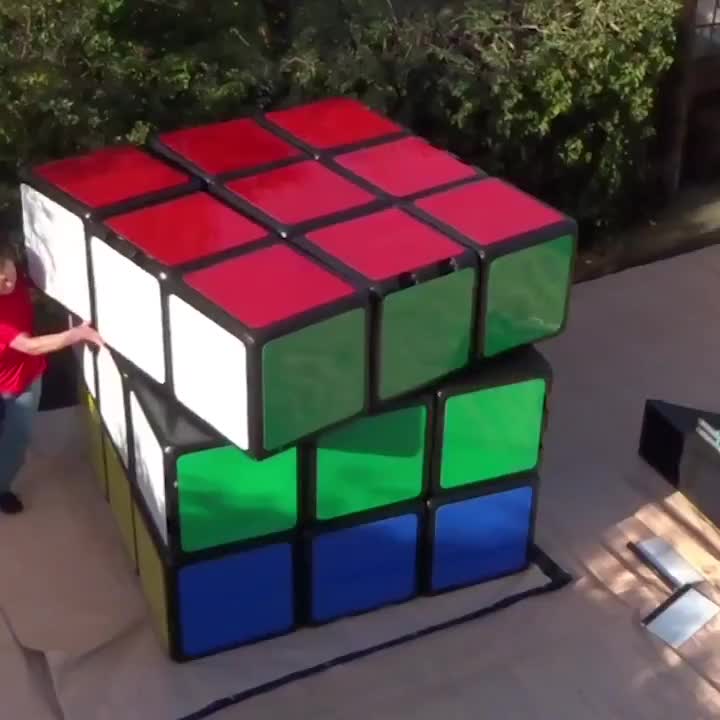 Levente Sós on LinkedIn: Think you can solve the world's largest rubik ... Levente Sós on LinkedIn: Think you can solve the world's largest rubik ...