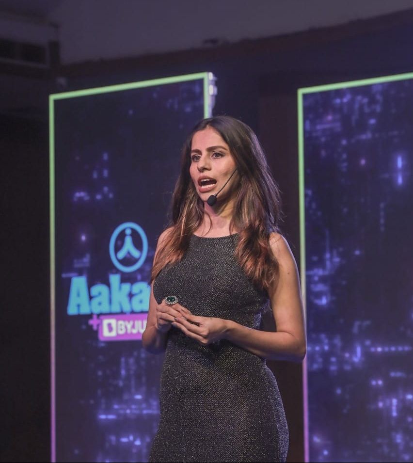 Nadia Hakani on LinkedIn: #corporateevenr #corporateemcee #Anchor Nadia Hakani on LinkedIn: #corporateevenr #corporateemcee #Anchor