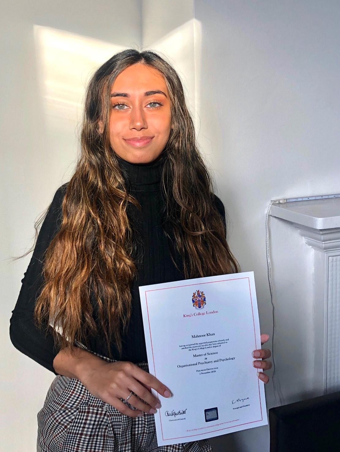 Mahnoor Khan (MBPsS) on LinkedIn: Delighted to be graduating from King ... Mahnoor Khan (MBPsS) on LinkedIn: Delighted to be graduating from King ...