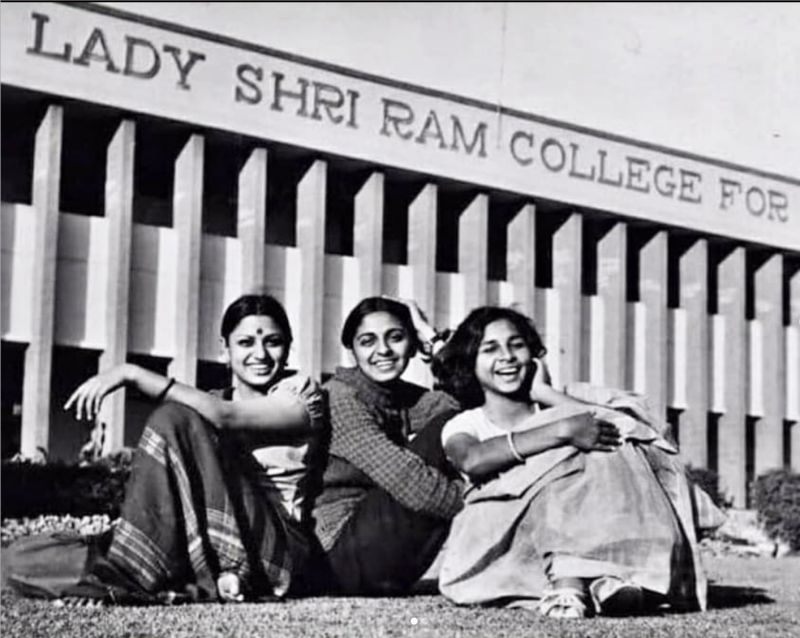 Aakanksha Anmol on LinkedIn: A nostalgia-inducing photograph of Lady ... Aakanksha Anmol on LinkedIn: A nostalgia-inducing photograph of Lady ...