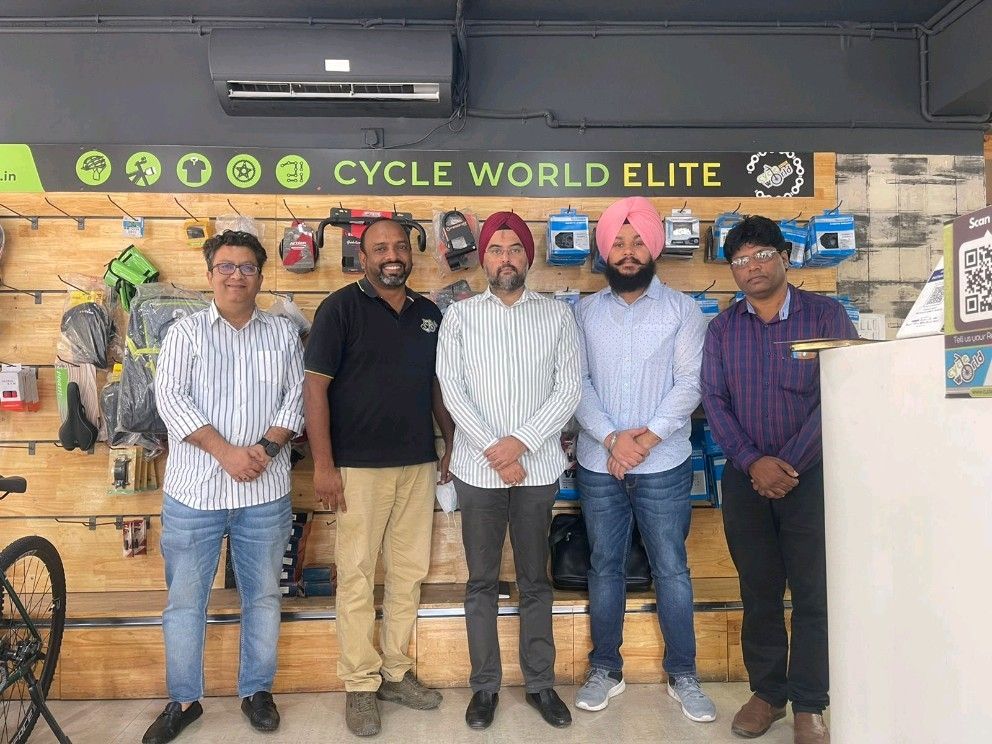 Aman Pathak on LinkedIn: A day in Bengaluru with Mr. Rishi Pahwa, Jt ... Aman Pathak on LinkedIn: A day in Bengaluru with Mr. Rishi Pahwa, Jt ...