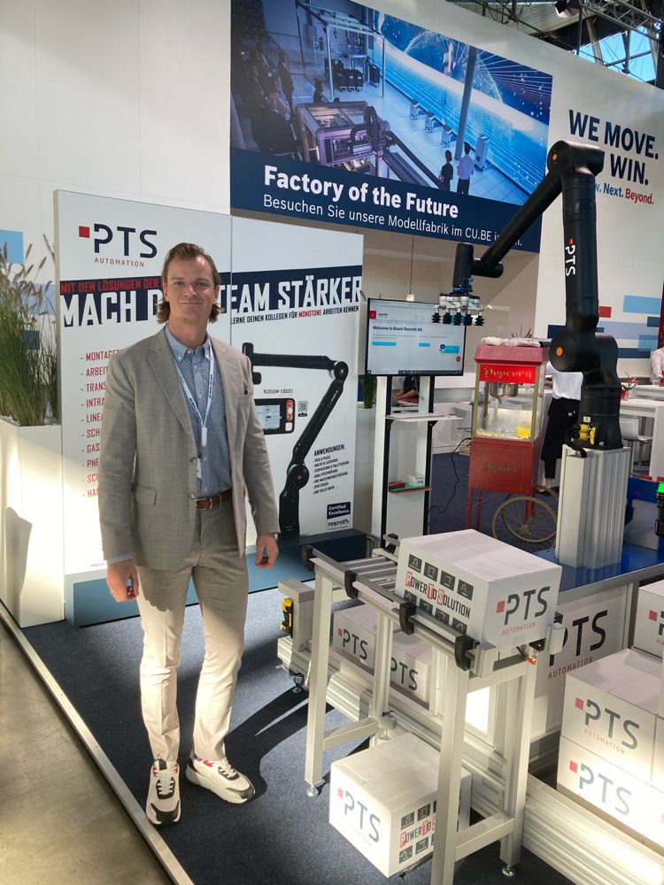 Linus Killberg on LinkedIn: #motek #palletizing #cobot Linus Killberg on LinkedIn: #motek #palletizing #cobot