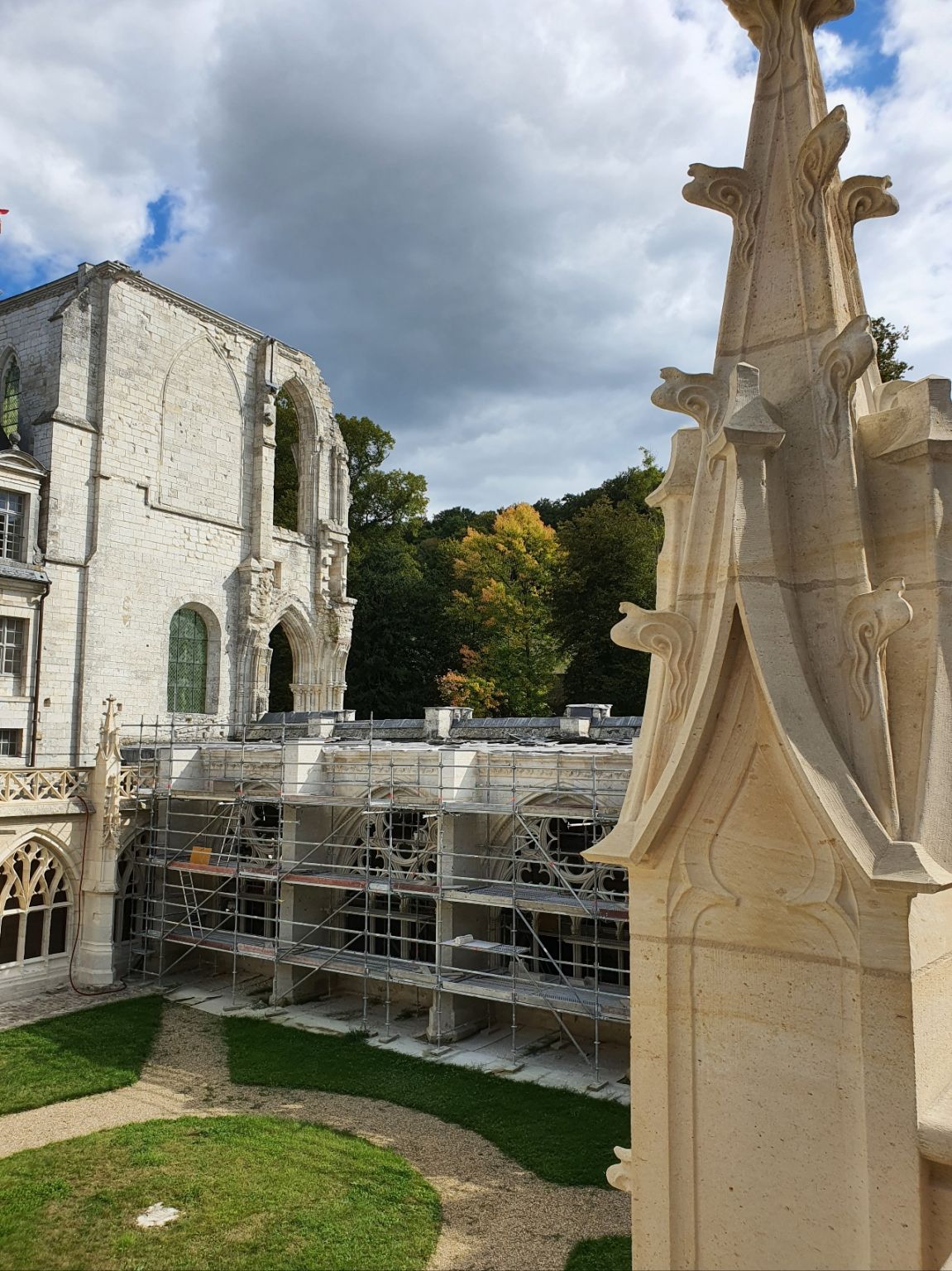 Pierre Bortolussi on LinkedIn: Poursuite de la restauration du cloître ... Pierre Bortolussi on LinkedIn: Poursuite de la restauration du cloître ...