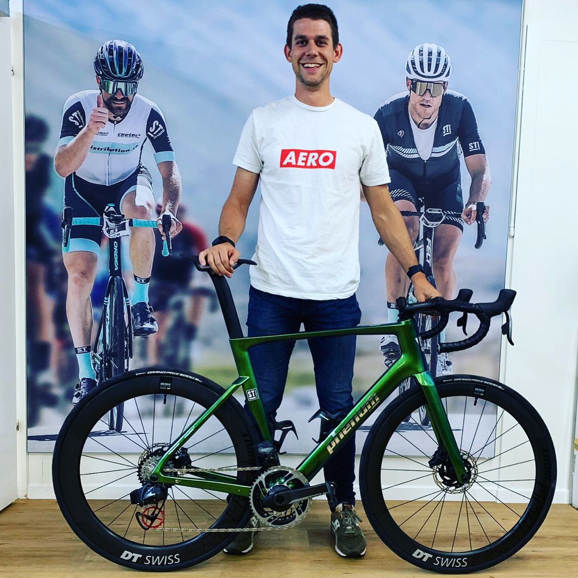 Christian Leuenberger on LinkedIn: #ceetec #phenum #roadbike #dreambike ... Christian Leuenberger on LinkedIn: #ceetec #phenum #roadbike #dreambike ...