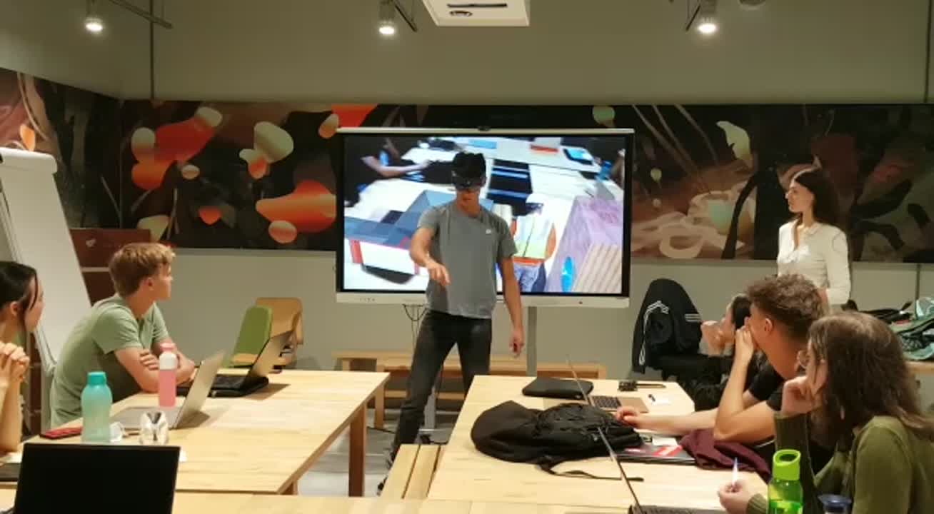 Technolab Leiden op LinkedIn: Studenten oefenen met de Hololens Technolab Leiden op LinkedIn: Studenten oefenen met de Hololens