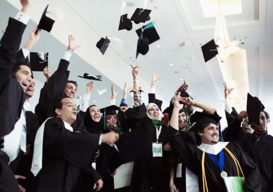 The Challenges Facing Graduates in Modern Workplace The Challenges Facing Graduates in Modern Workplace