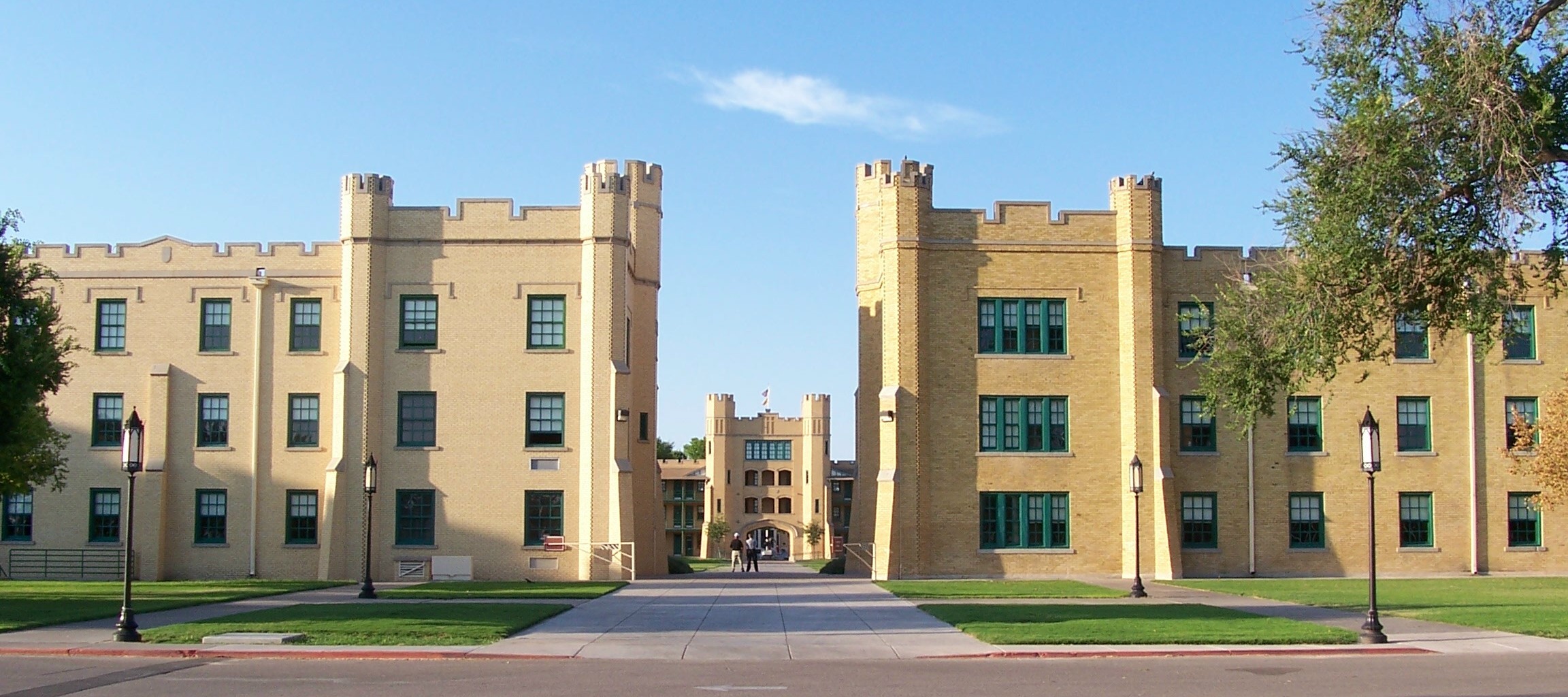 New Mexico Military Institute: Beschäftigte, Standort und Ehemalige ... New Mexico Military Institute: Beschäftigte, Standort und Ehemalige ...