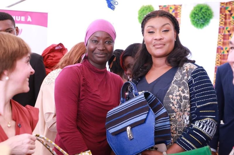 Safiatou KONE on LinkedIn: Madame la Ministre en appréciation face à ... Safiatou KONE on LinkedIn: Madame la Ministre en appréciation face à ...