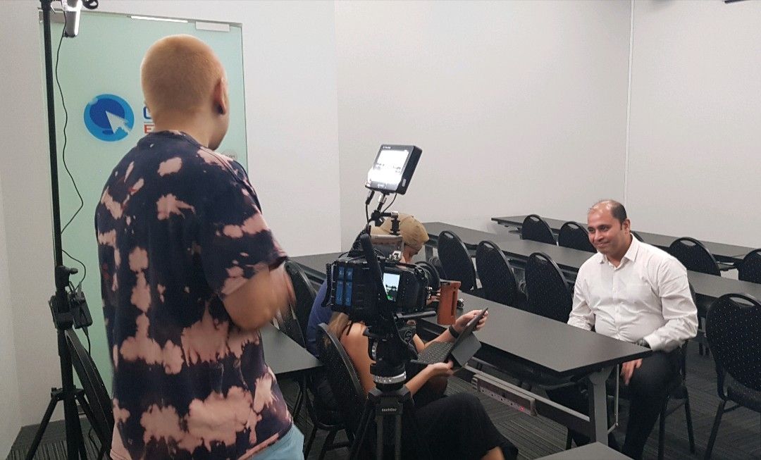 Melissa Puran على LinkedIn: Behind the scenes and on-location with Atul ... Melissa Puran على LinkedIn: Behind the scenes and on-location with Atul ...